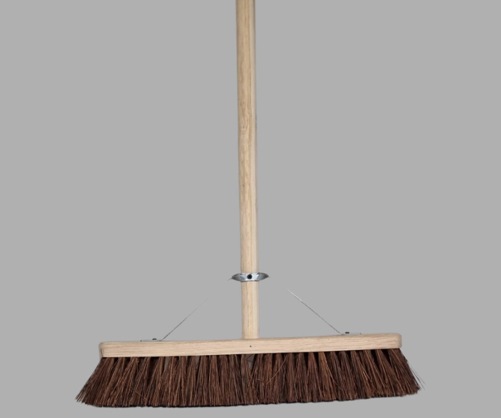 18inch Stiff Bassine Broom With Handle - KP Tools